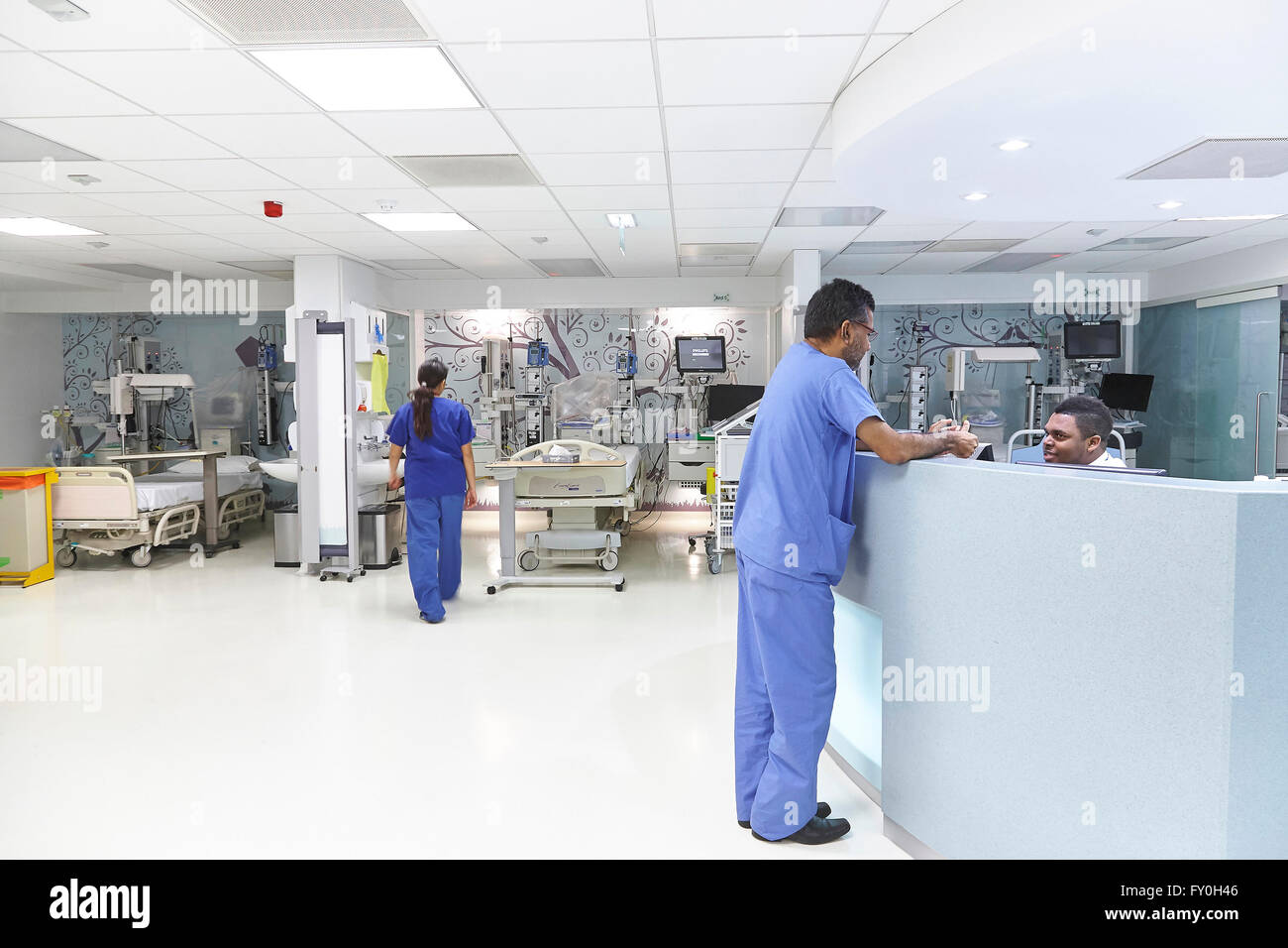 Hospital ward beds london hi-res stock photography and images - Alamy
