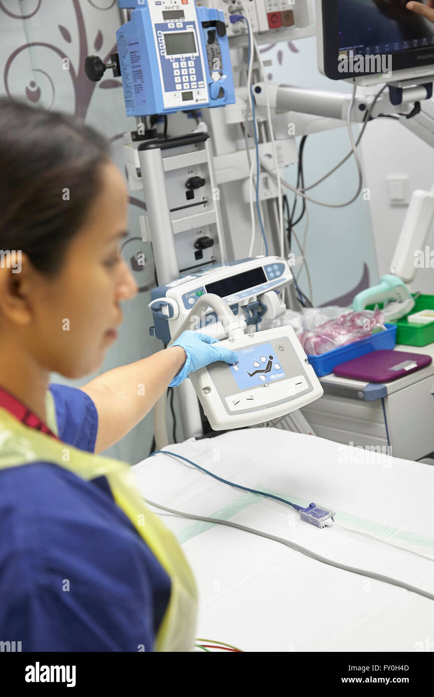 Hospital ward bed hi-res stock photography and images - Alamy