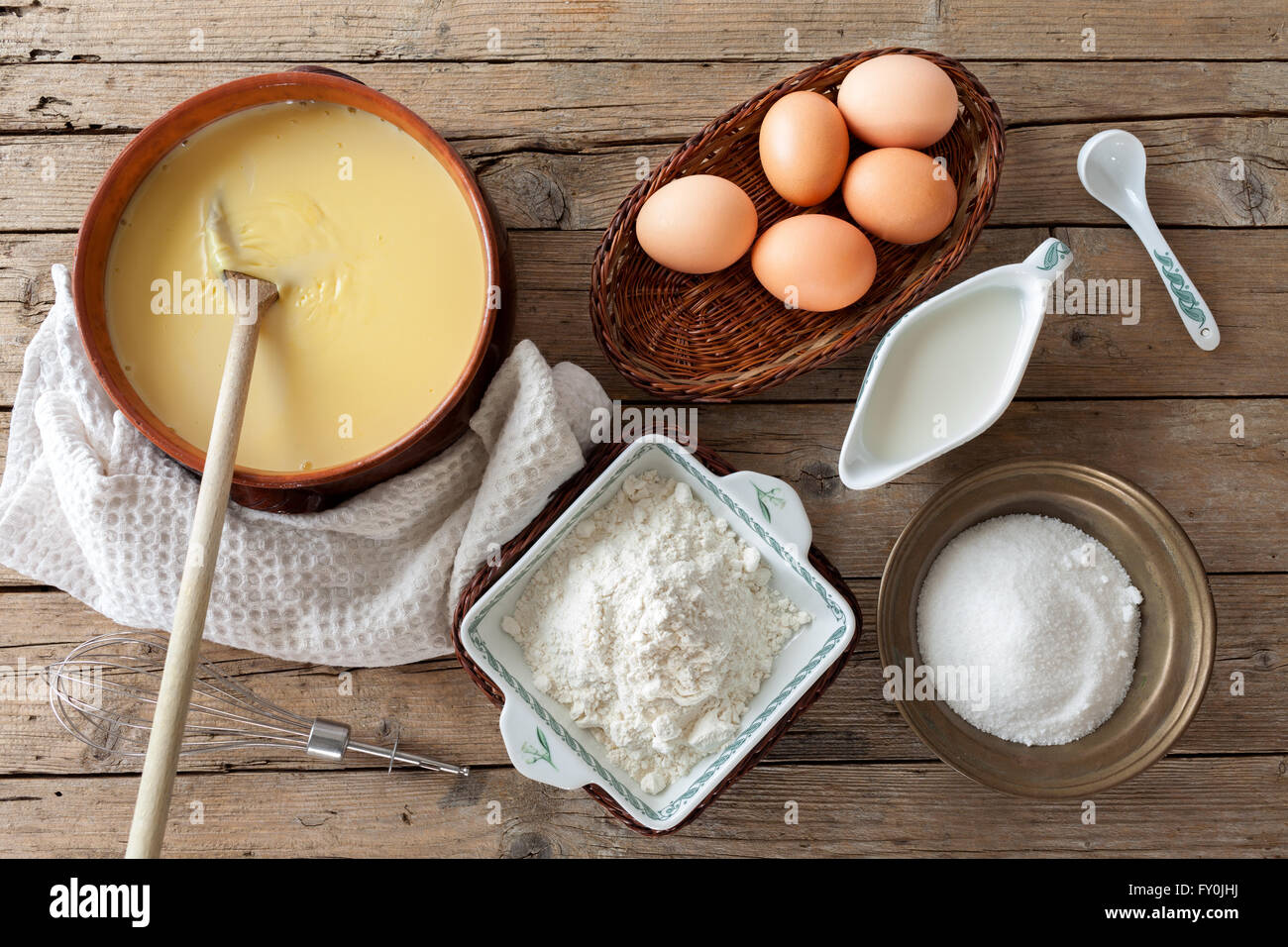 Ingredients making sweet cream hi-res stock photography and images - Alamy