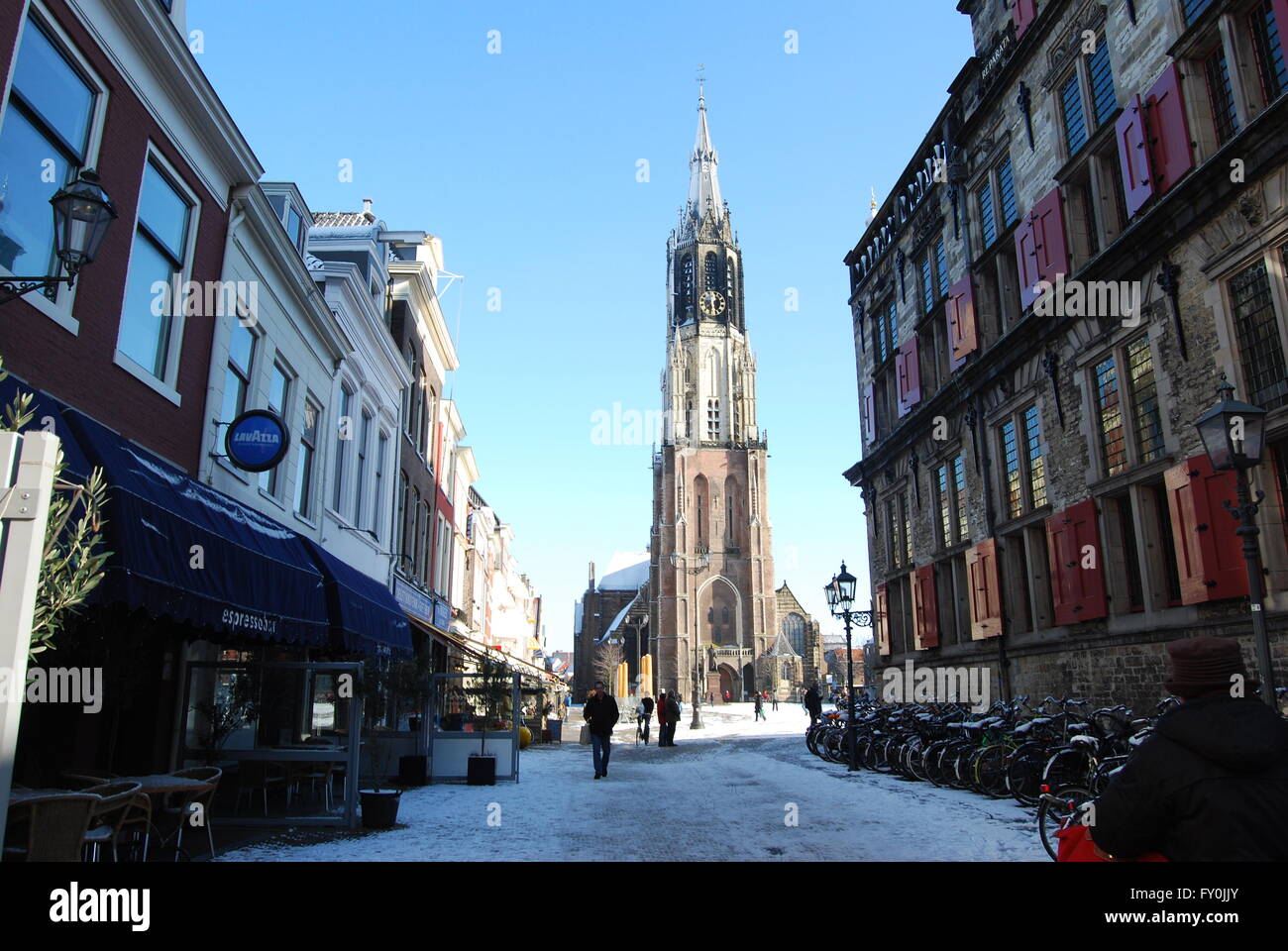 Delft, Netherlands - January 31: daily and snowy main square of Delft ...