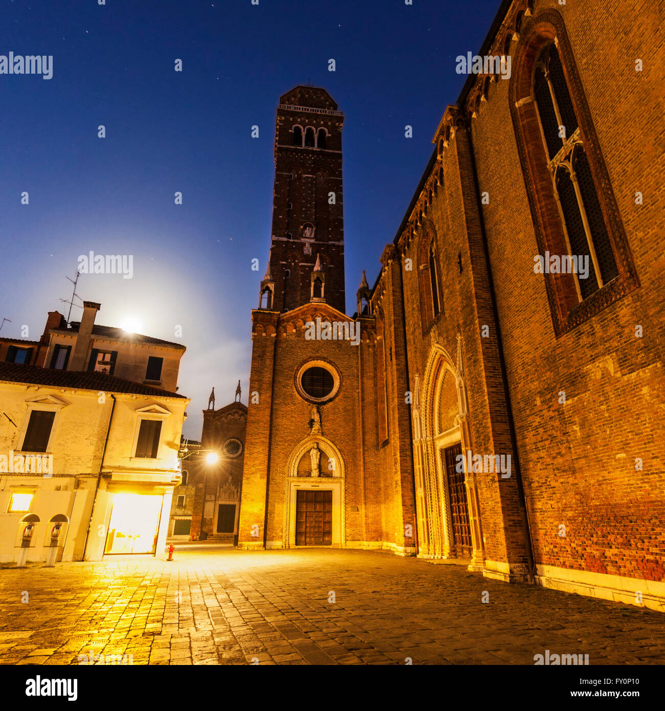 Full Moon setting in Venice. Venice, Veneto, Italy Stock Photo - Alamy