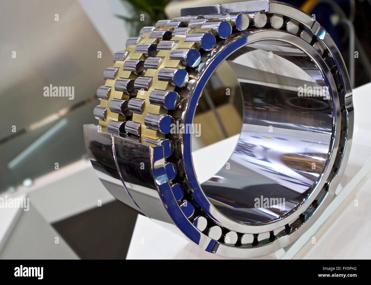 kind of physical geometric cut roller bearing rotation Stock Photo - Alamy
