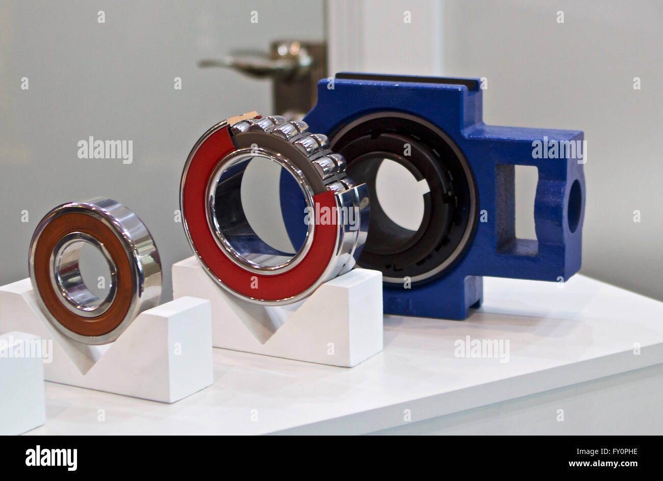kind of physical geometric cut roller bearing rotation Stock Photo - Alamy
