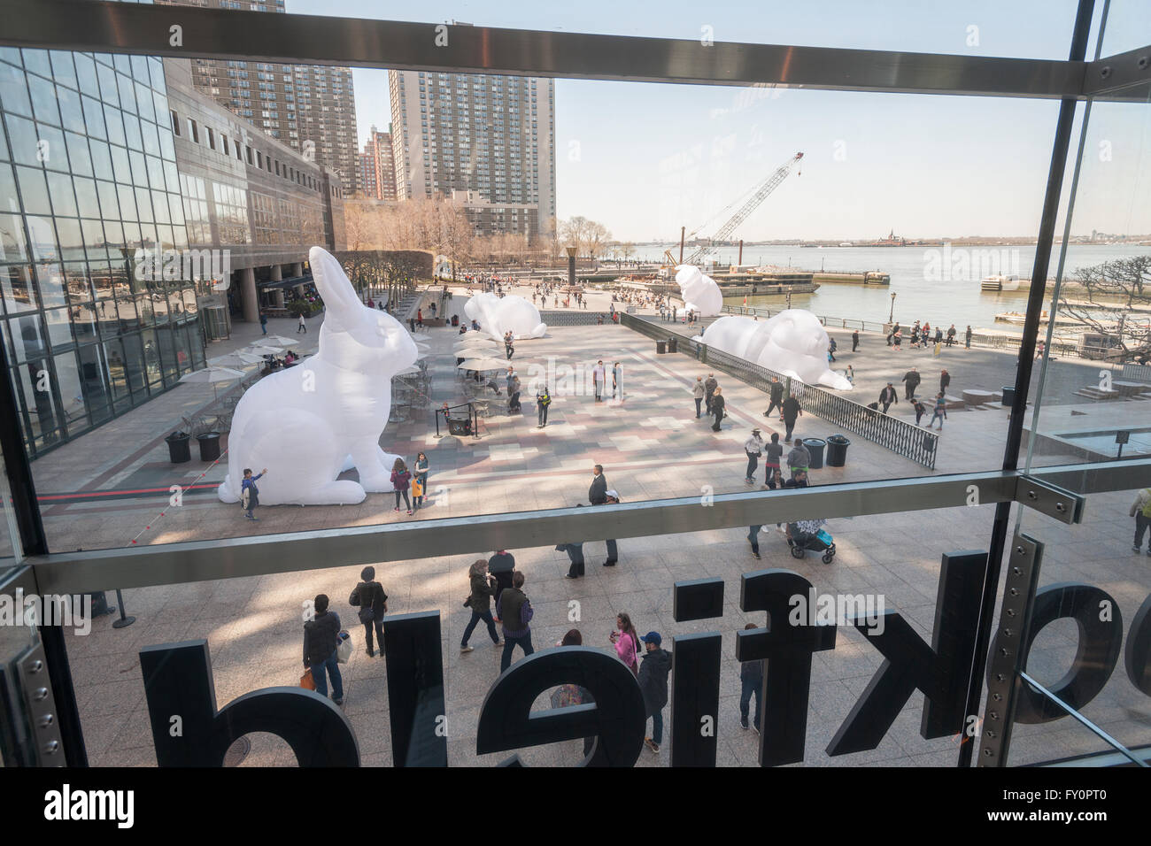 Manhattan sculpture exhibit display hi-res stock photography and images ...