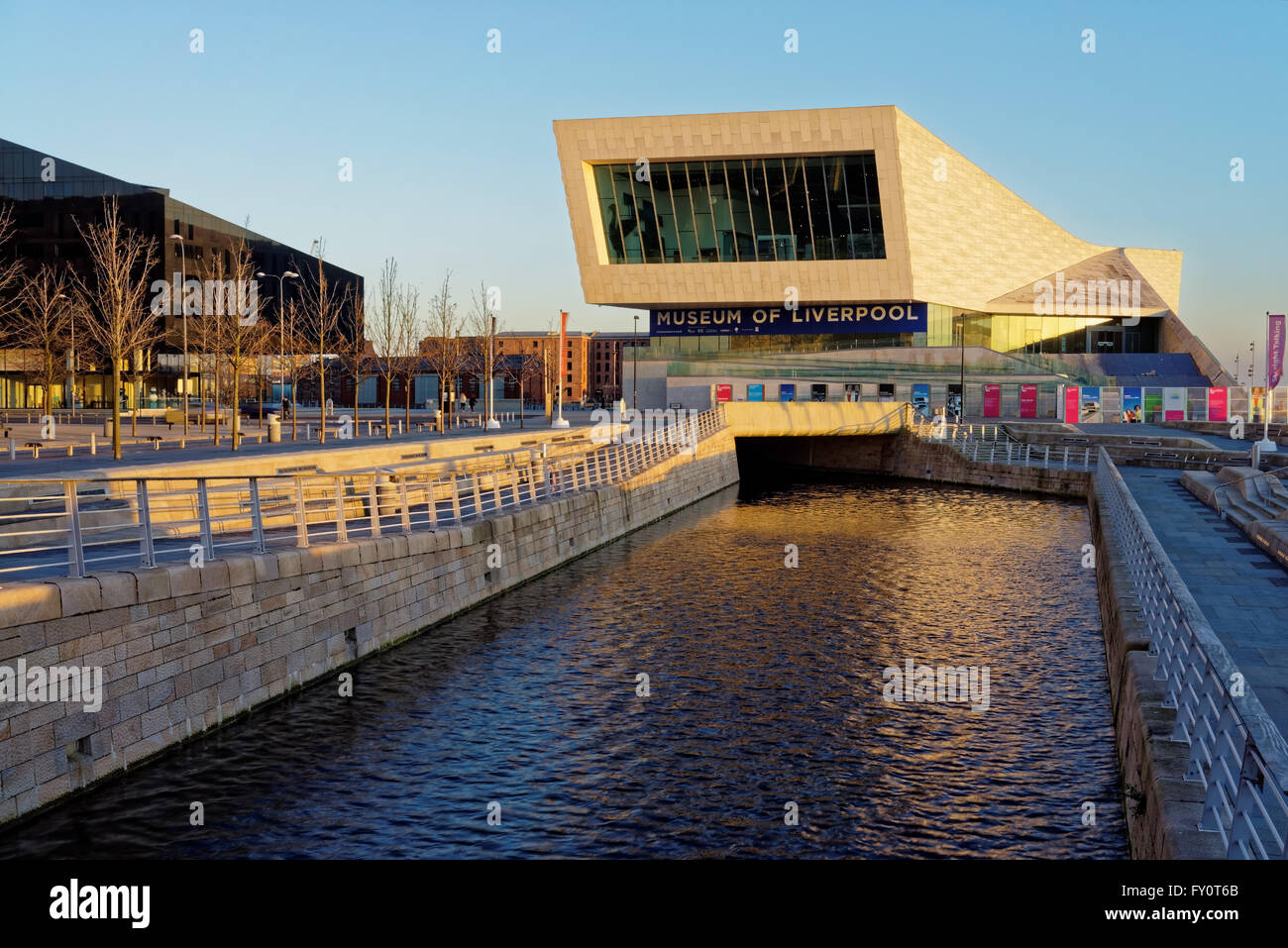 Liverpool Museum High Resolution Stock Photography and Images - Alamy