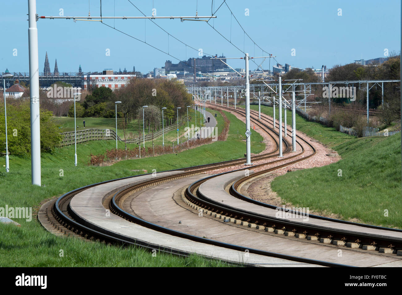 Edinburgh tram line route between the city centre and the airport with ...