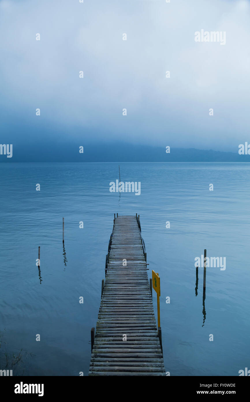 empty dock in lake Stock Photo - Alamy