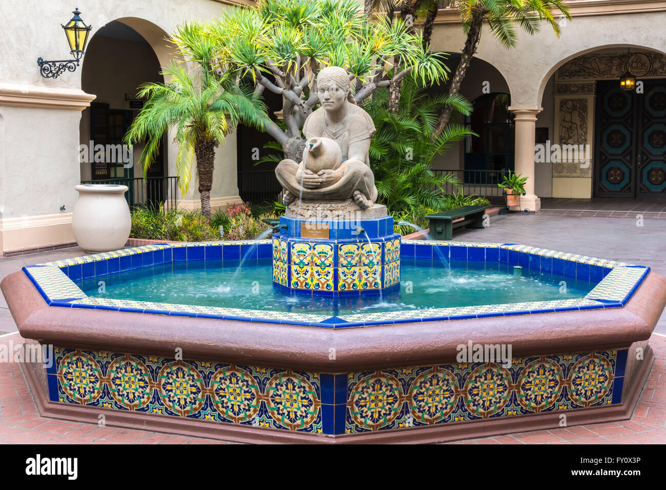 Spanish style fountain hi-res stock photography and images - Alamy