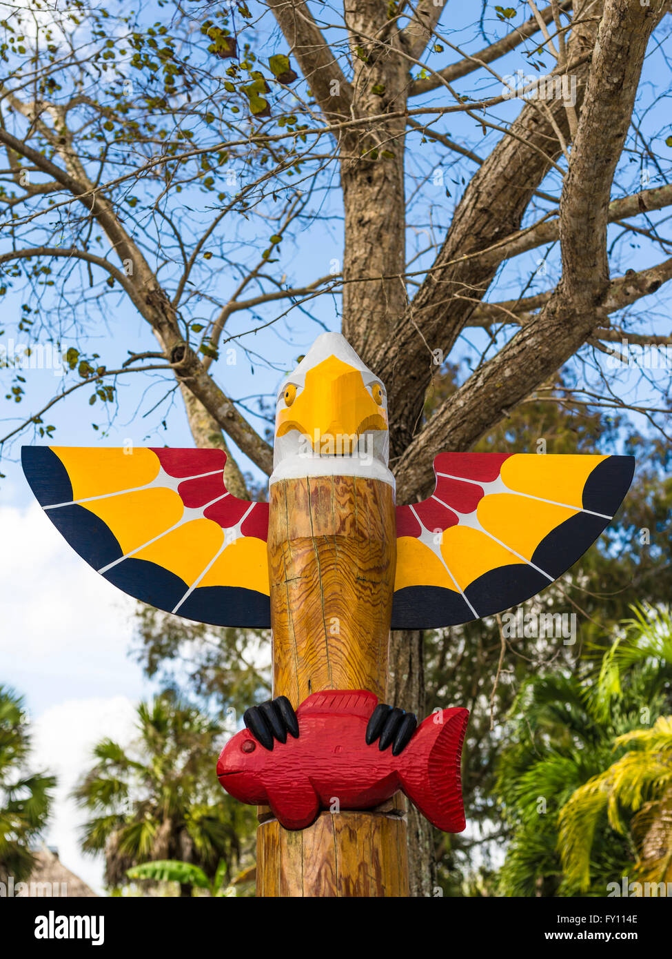 Miccosukee Indian Totem. Florida. USA Stock Photo - Alamy