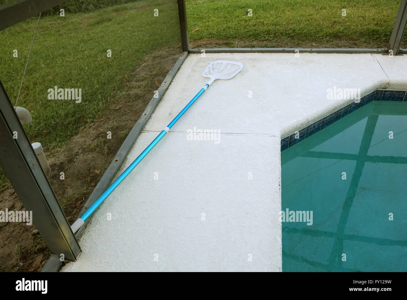 Scoop net hi-res stock photography and images - Alamy