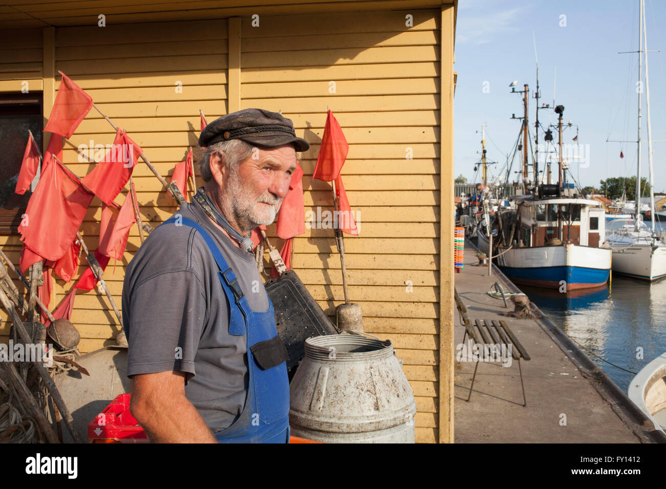 One man boats hi-res stock photography and images - Alamy