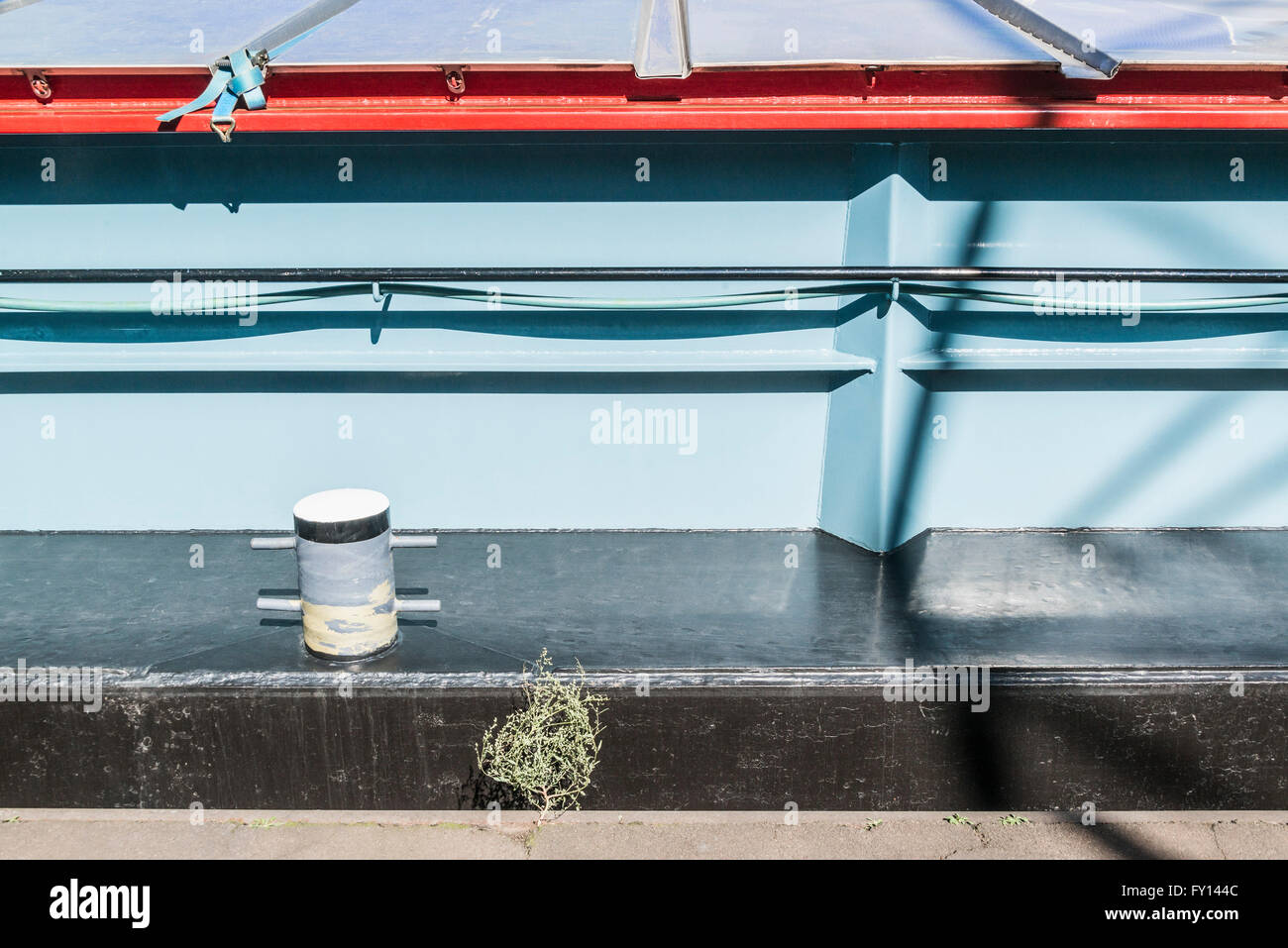 Ship bollard hi-res stock photography and images - Alamy