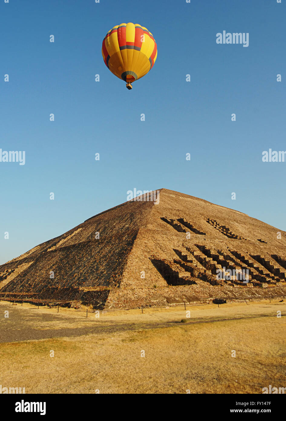 Pyramid and Hot Air Balloon #2 Stock Photo - Alamy