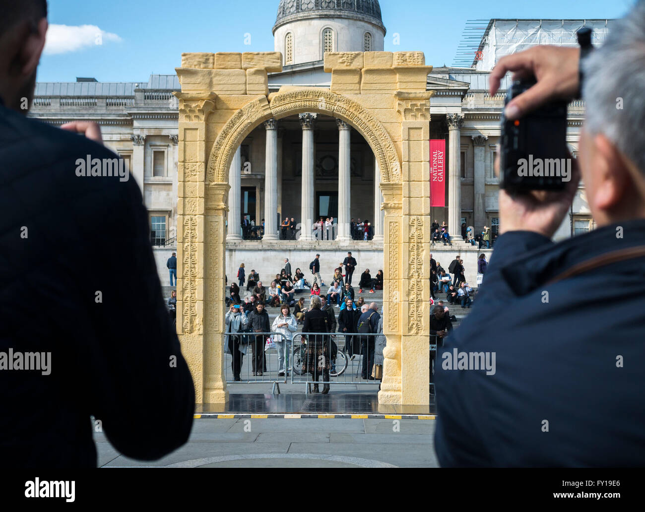 A replica of the Palmyra 'Arch of Triumph' made in Italy from Egyptian ...