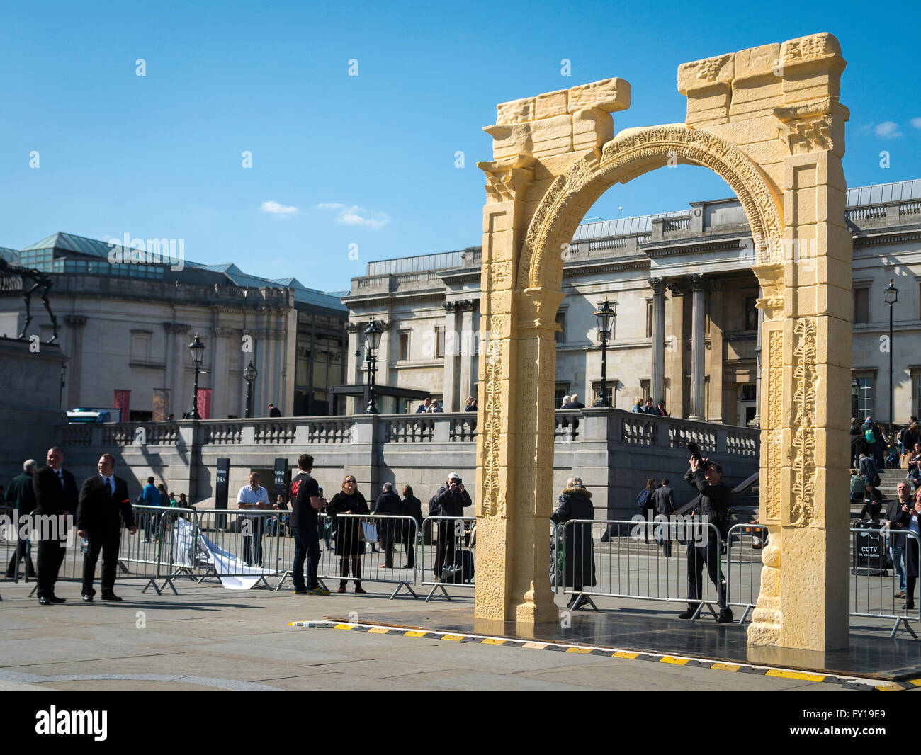 A replica of the Palmyra 'Arch of Triumph' made in Italy from Egyptian ...