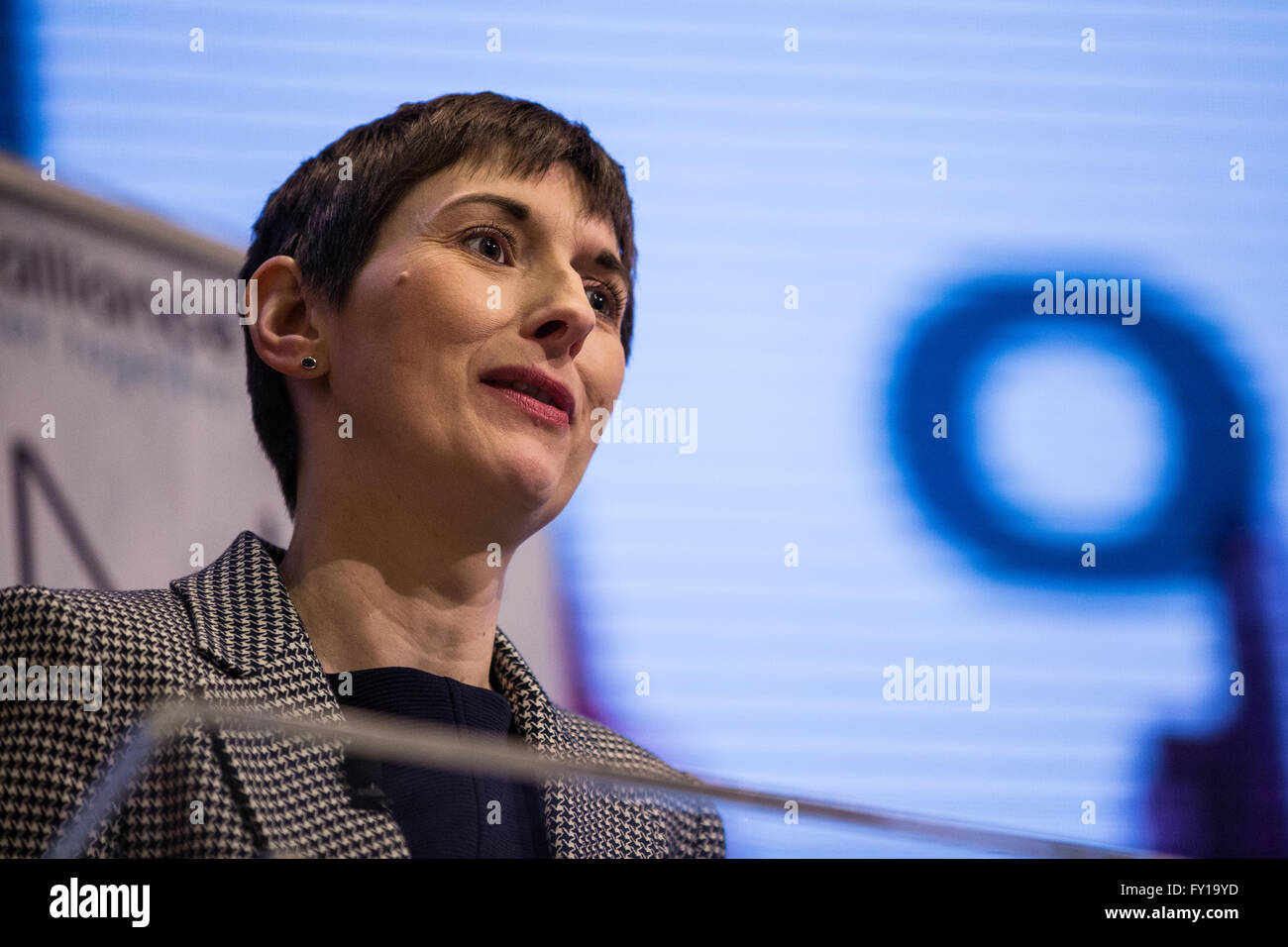 Caroline pidgeon hi-res stock photography and images - Alamy