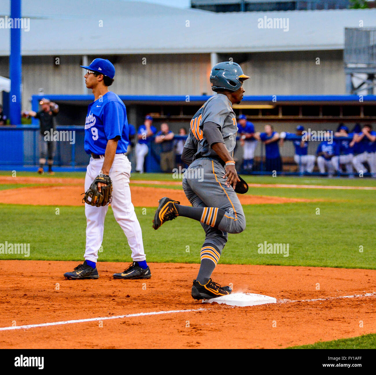 Rounding third base hi-res stock photography and images - Alamy