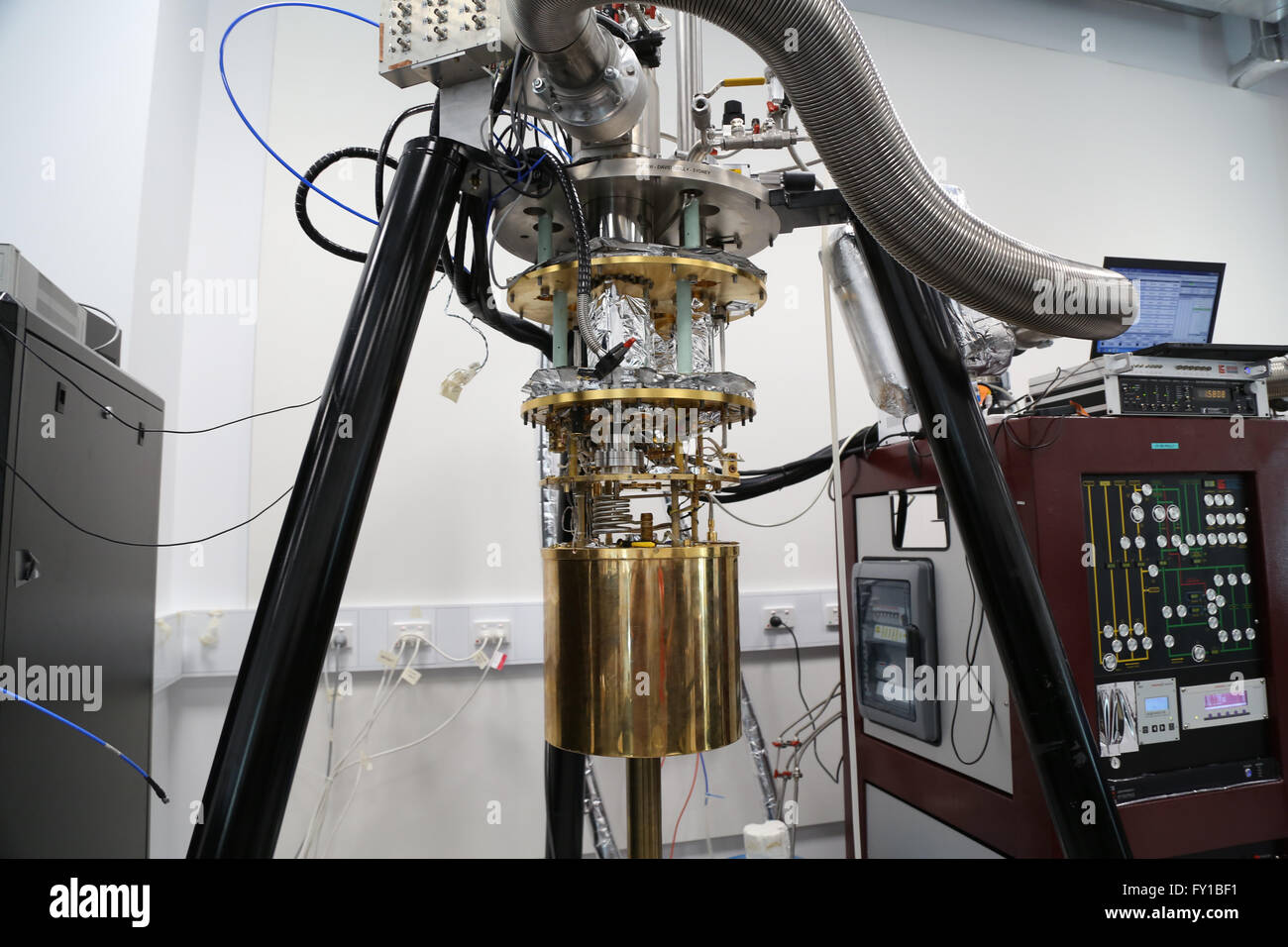 Sydney university physics hi-res stock photography and images - Alamy