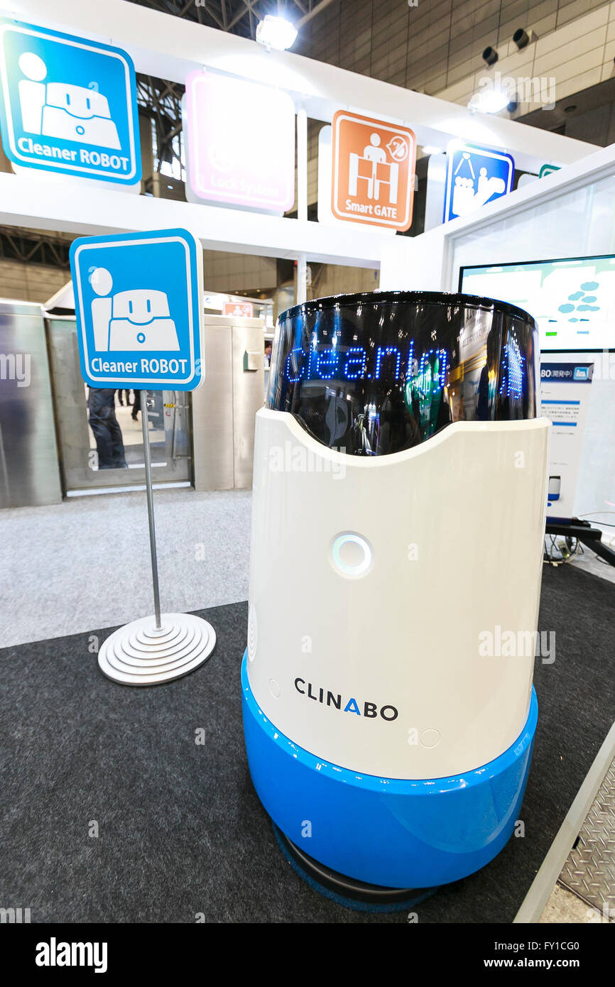 Robot cleaner airport hi-res stock photography and images - Alamy