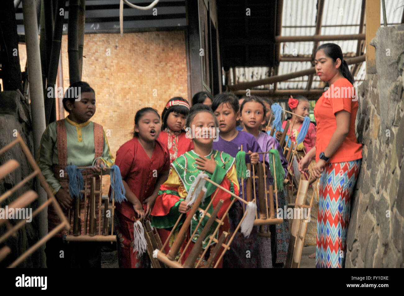 Angklung hi-res stock photography and images - Alamy