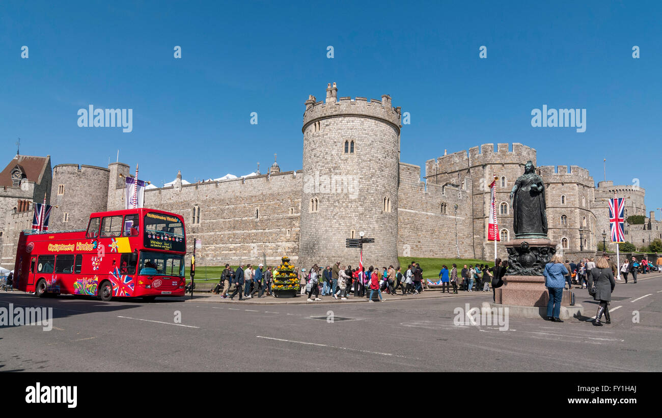 Windsor, UK. 20 April 2016. The town centre of Windsor is decorated ...