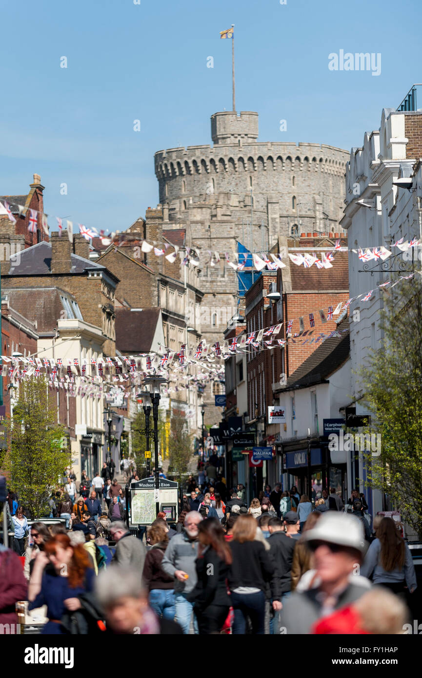 Windsor, UK. 20 April 2016. The town centre of Windsor is decorated ...