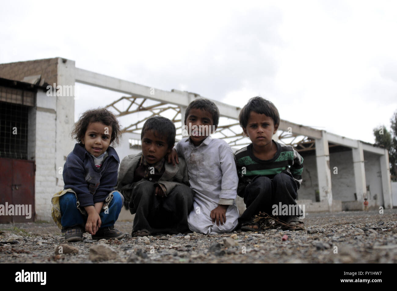 Sanaa, Yemen. 20th Apr, 2016. Children from poor families pose to be ...