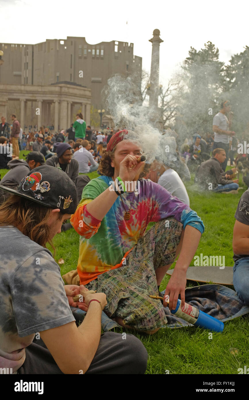 Marijuana 4 20 usa hi-res stock photography and images - Alamy