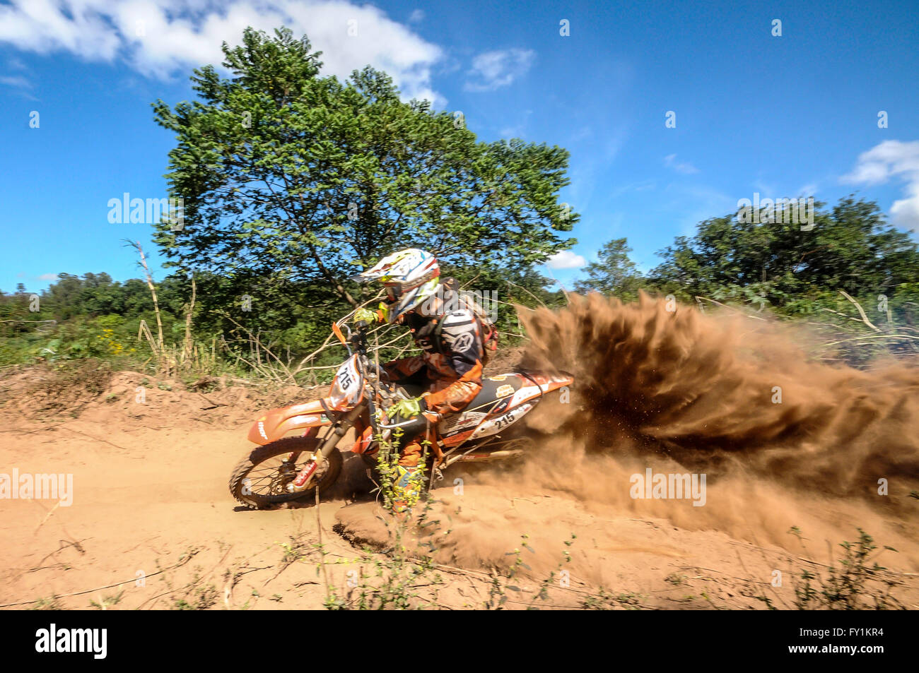 NEW LIMA, MG - 20/04/2016: RED BULL RIDERS MINES HARD ENDURO RALLY ...