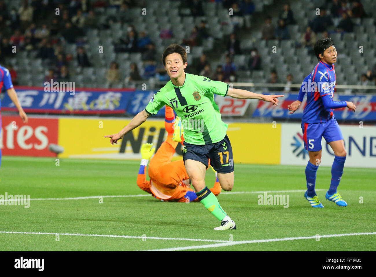 Tokyo Stadium, Tokyo, Japan. 20th Apr, 2016. Lee Jae Sung (Jeonbuk ...
