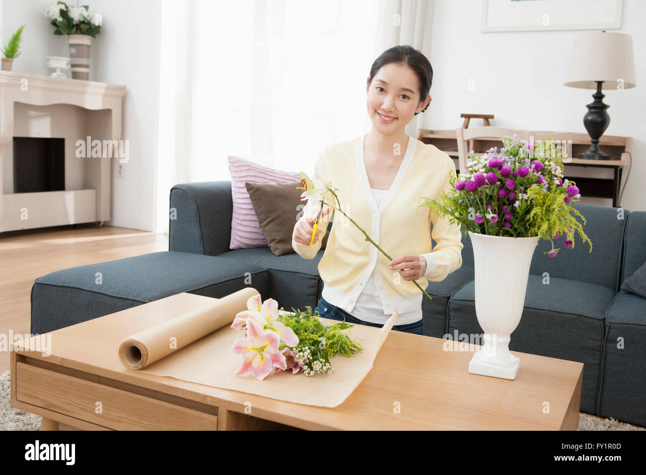 Floral arrangements hi-res stock photography and images - Alamy