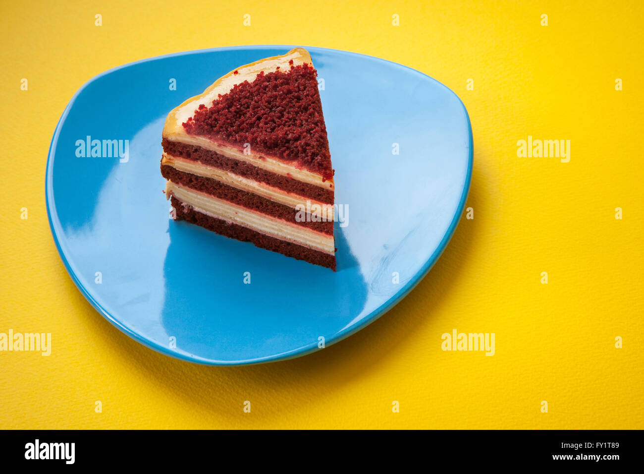 Piece of cake on plate Stock Photo - Alamy