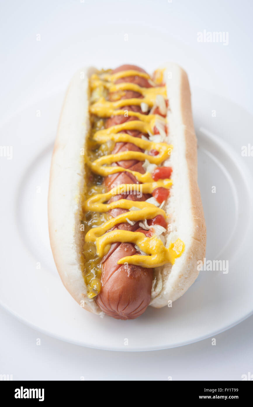 One hot dog on plate Stock Photo - Alamy
