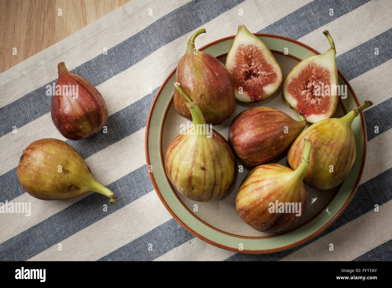 Autumn fruit, figs Stock Photo - Alamy