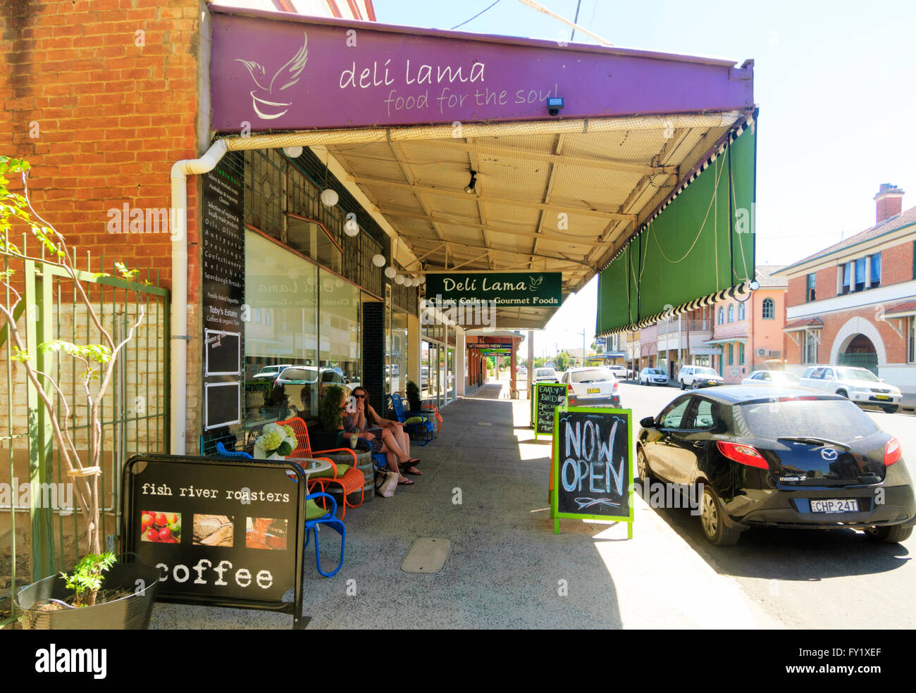 Deli lama hi-res stock photography and images - Alamy