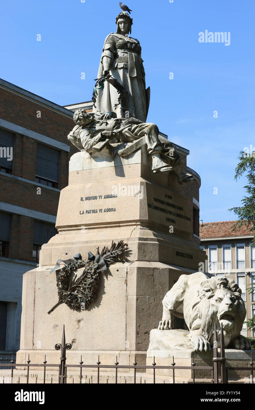 Statue of a female figure, resembling the goddess Athena, in Piazza ...