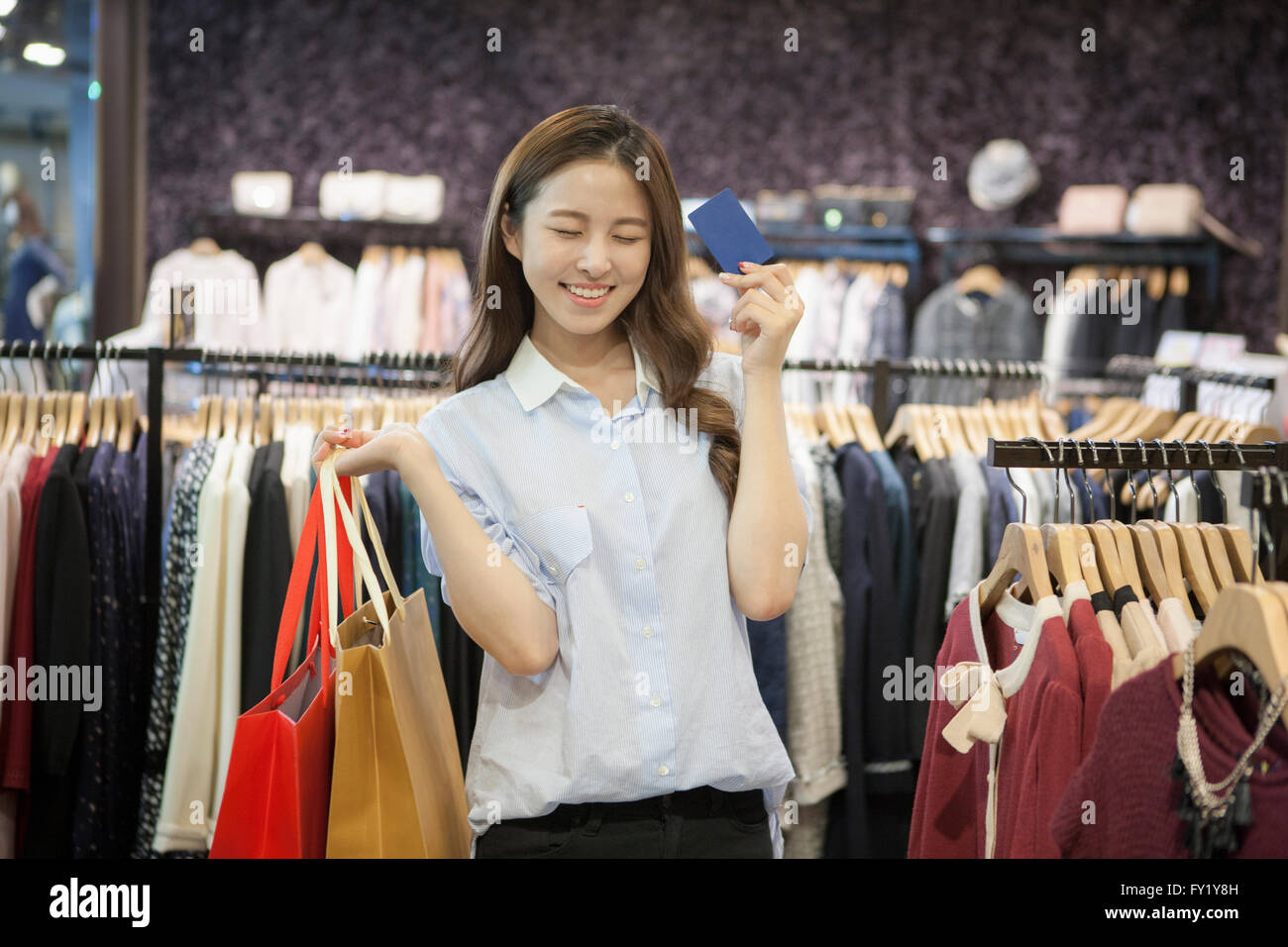 Woman hands holding card hi-res stock photography and images - Alamy