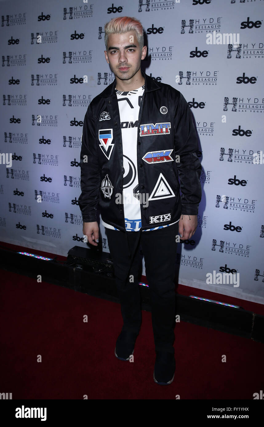 Joe Jonas Takes Over The DJ Booth at Hyde Bellagio With Hi-Energy Set ...