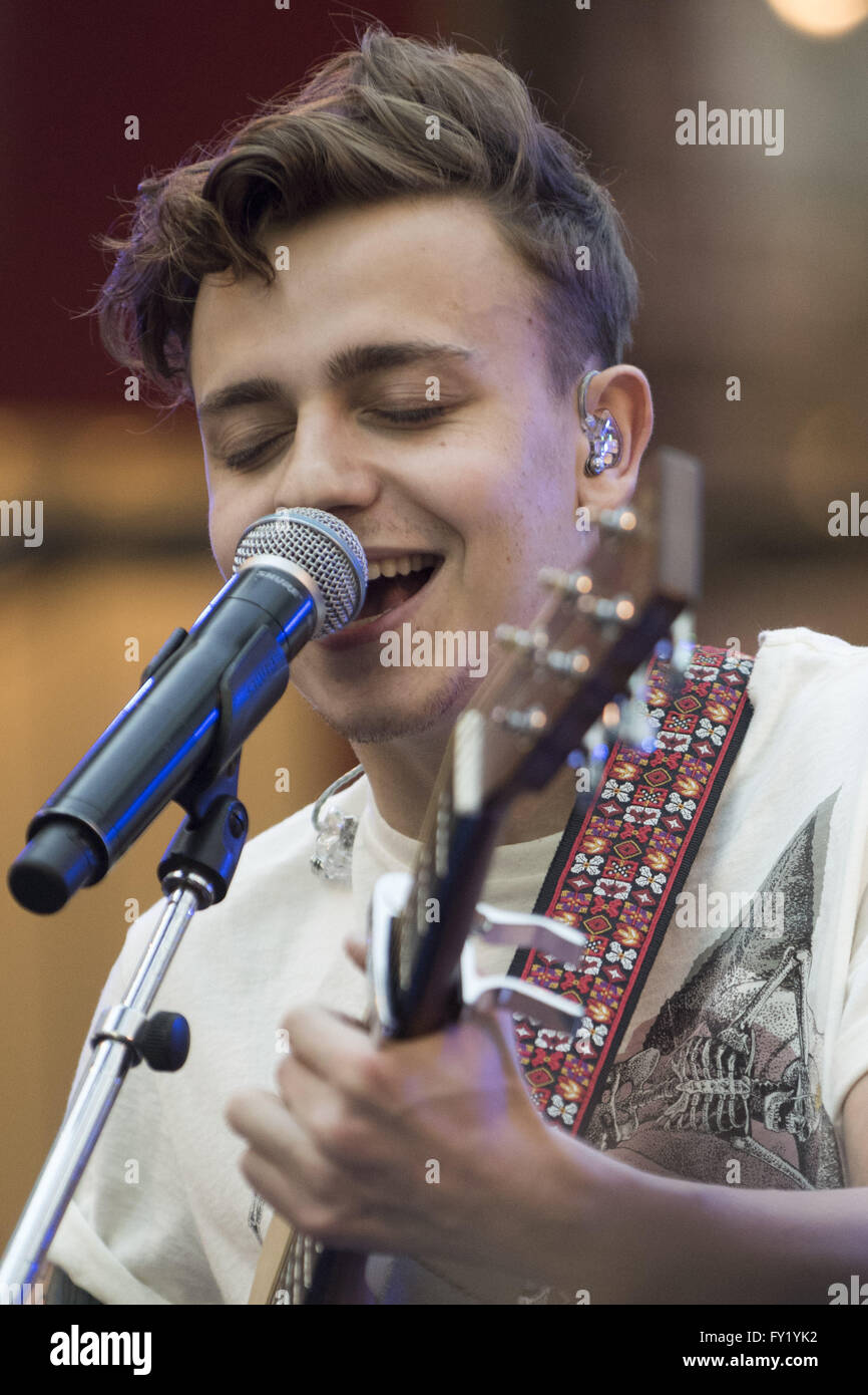 Canadian singer-songwriter Scott Helman surprised fans by performing a ...