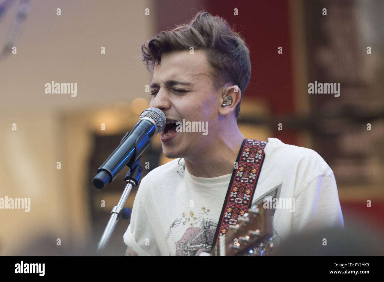 Canadian singer-songwriter Scott Helman surprised fans by performing a ...