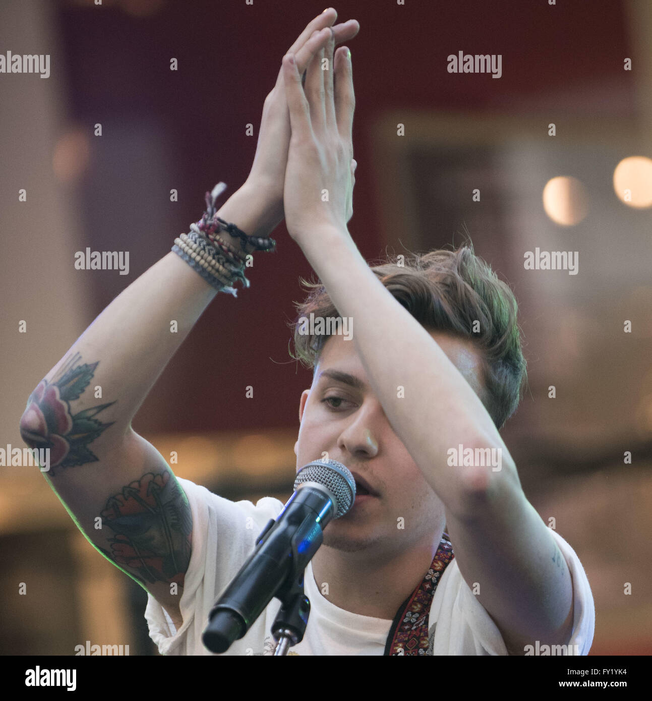 Canadian singer-songwriter Scott Helman surprised fans by performing a ...