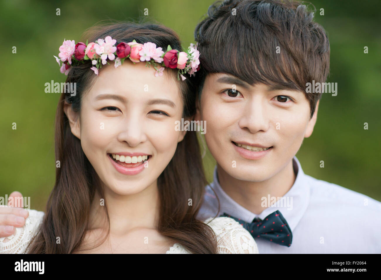 Smile bride hi-res stock photography and images - Alamy