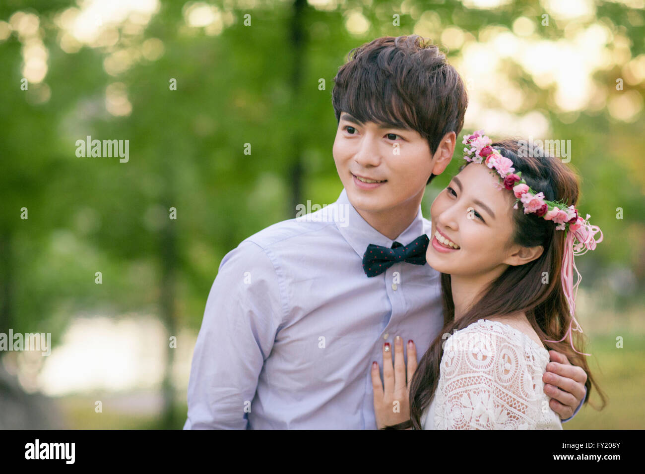 Happy people outside being together hi-res stock photography and images ...