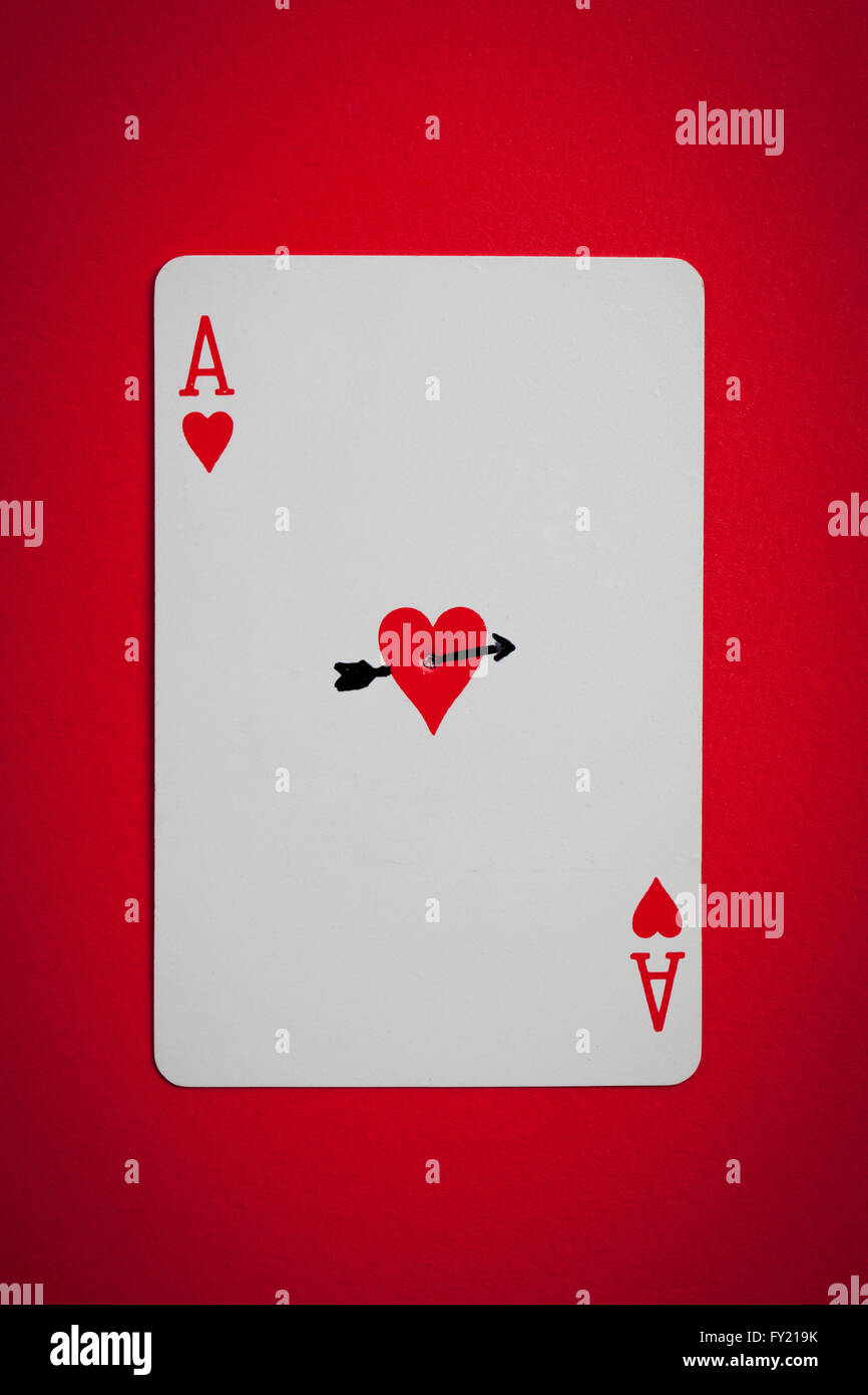 Playing card heart hi-res stock photography and images - Alamy