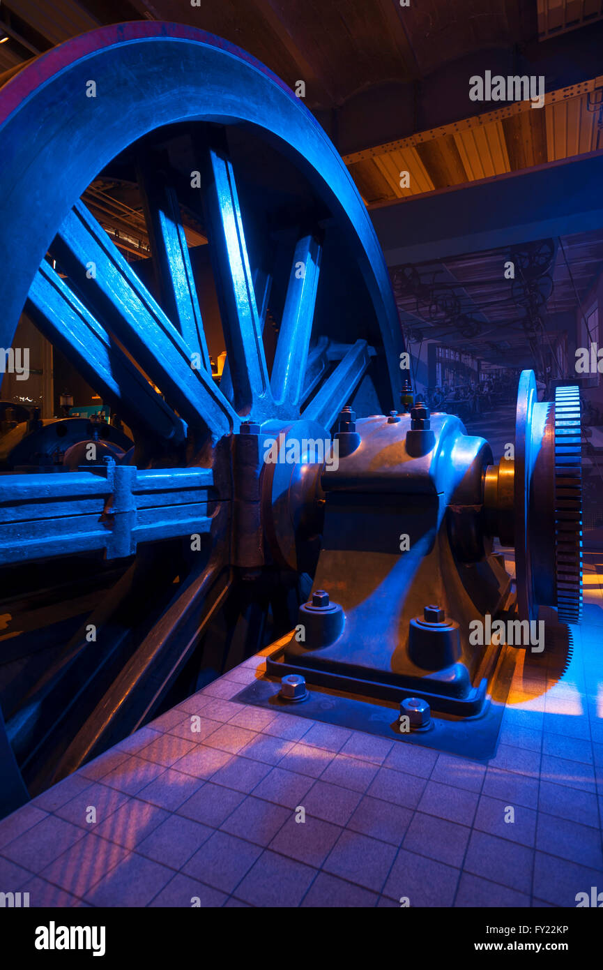 Drive wheel of a two-cylinder steam engine built in 1907, Museum for ...