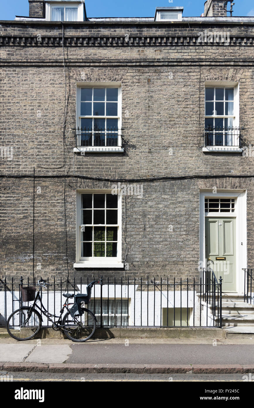 An old Edwardian or Victorian terraced house in Cambridge UK with a ...