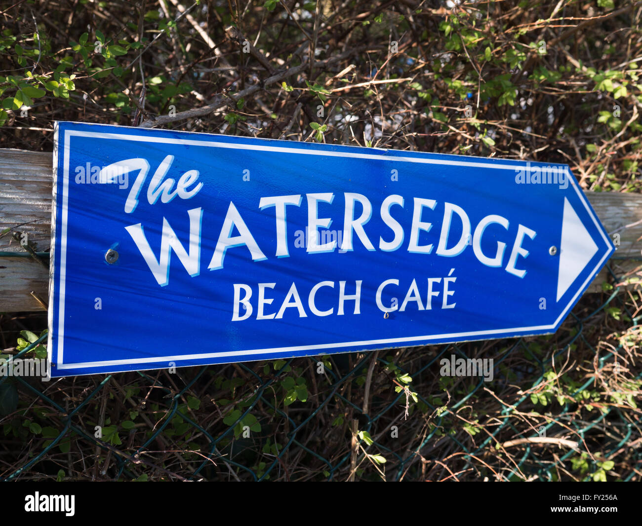 Gurnard beach sign hi-res stock photography and images - Alamy