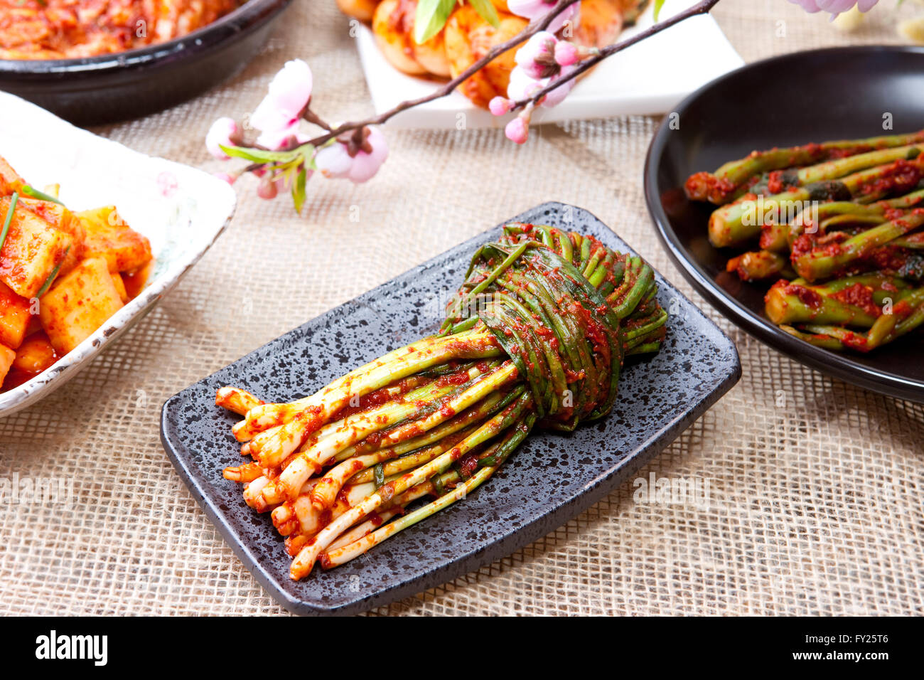 Kkakdugi kimchi hi-res stock photography and images - Alamy