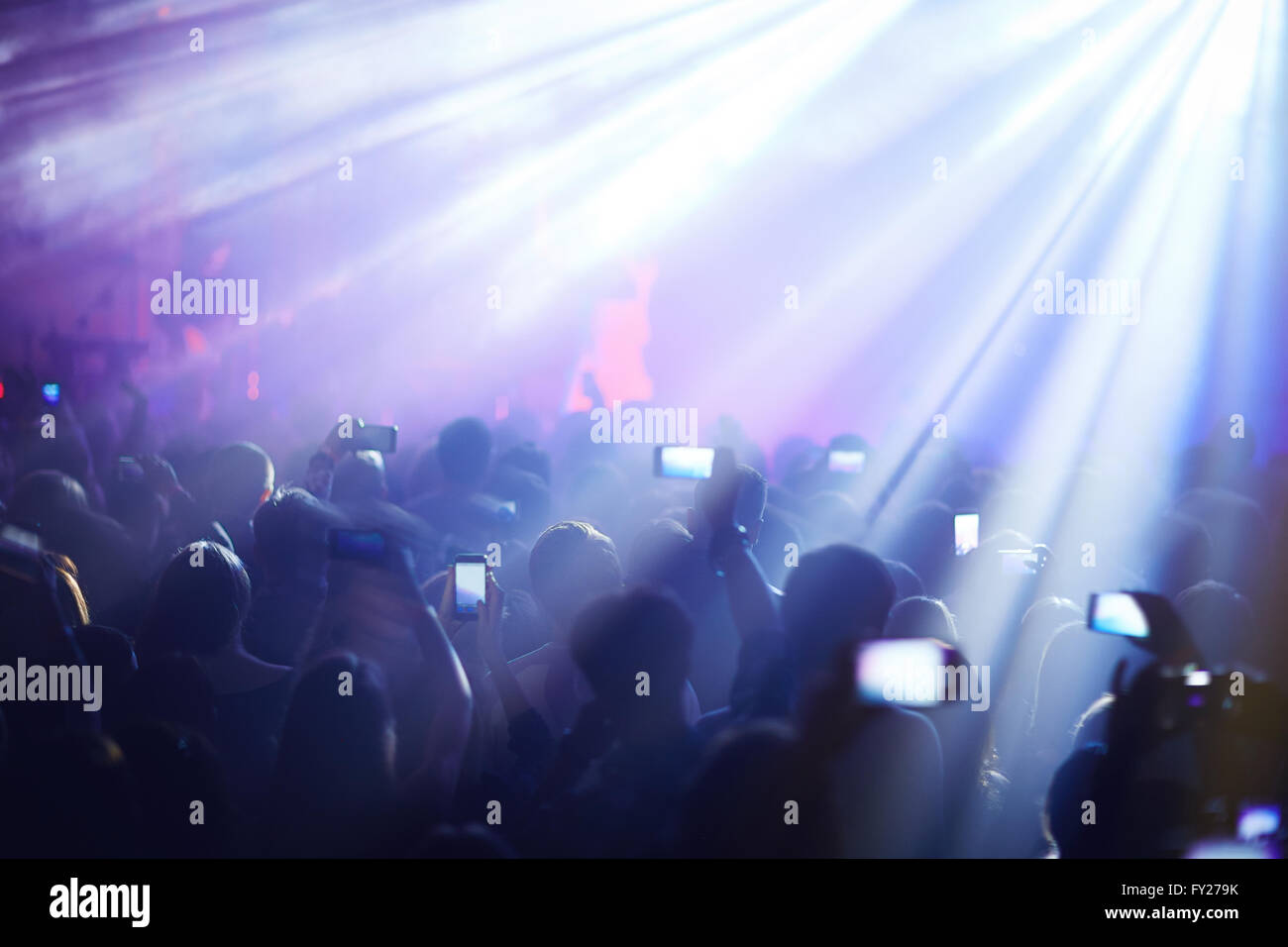 Adult music concert audience hi-res stock photography and images - Alamy