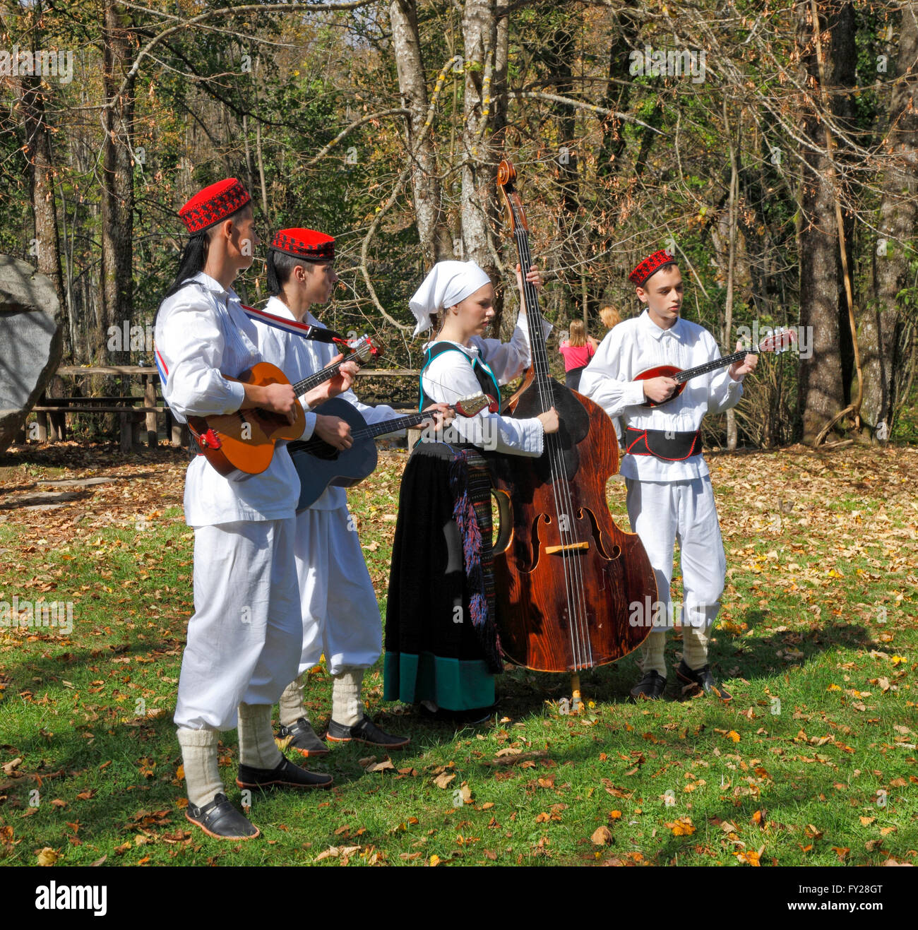 Croatia traditional costume hi-res stock photography and images - Alamy